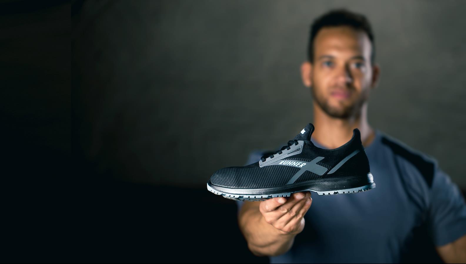 RUNNER 95 XP ESD S3S Sicherheitsschuh | 43 | BLACK | GREY | 10 | 89700-43